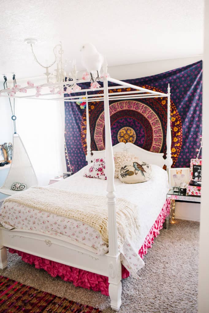 HOM: The Coloful Home of Designer Nichol Naranjo